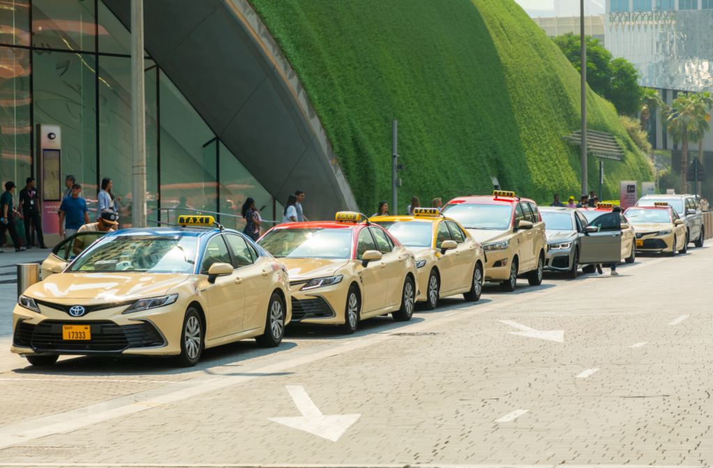 What Does the Color of Your Dubai Taxi Roof Actually Mean? - Social Kandura