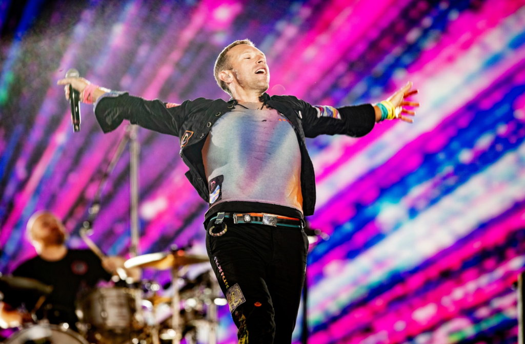 Free Coldplay Shuttle Bus Service from Dubai to Abu Dhabi - Social Kandura