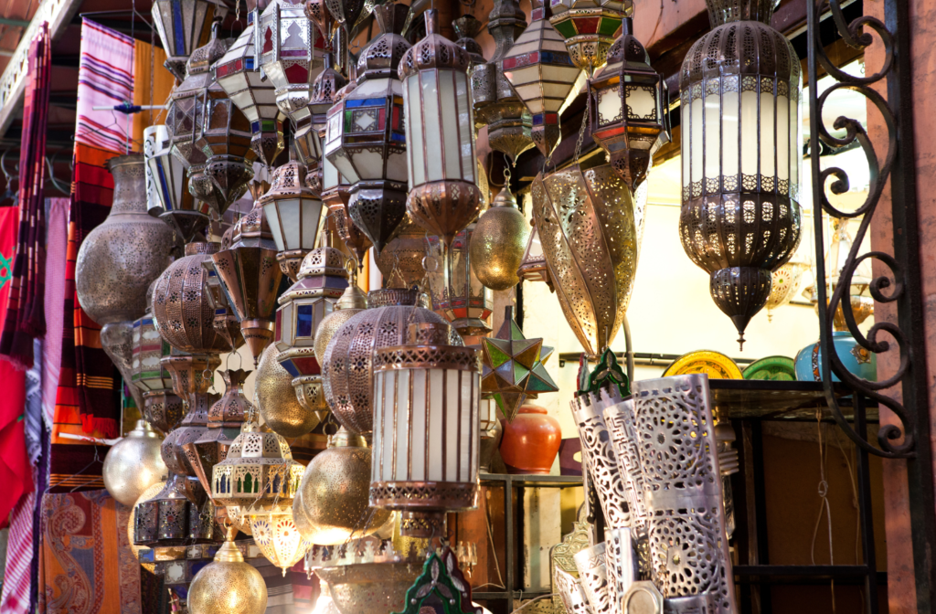 A Tourist’s Guide to the 10 Best Souks and Markets in Abu Dhabi - Social Kandura