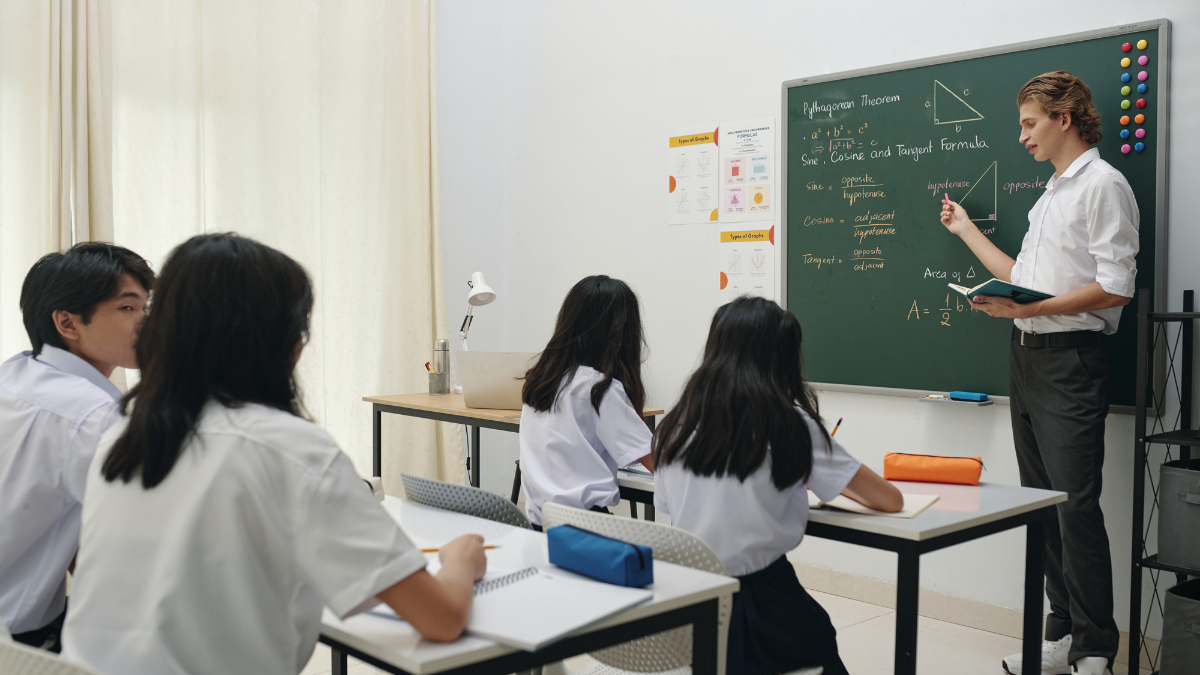 Dubai School Freezes Fees for Third Year, Offers Free Transport to ...